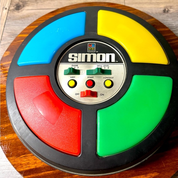 Milton Bradley | Other | Vintage 978 Simon Says Electronic Game Usa ...